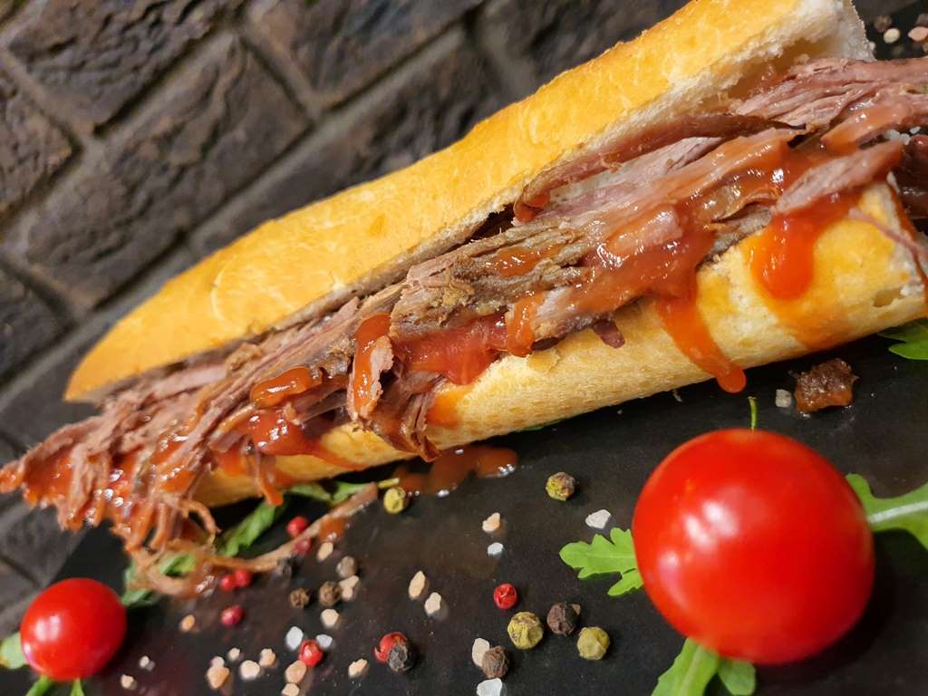 Srbija je NAČISTO POLUDELA za sendvičem: Ovo je FAST FOOD delicija koja ...